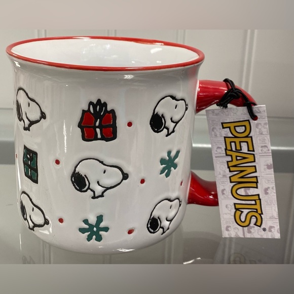 Peanuts | Dining | Peanuts Christmas Snoopy Snowflake Presents Ceramic ...